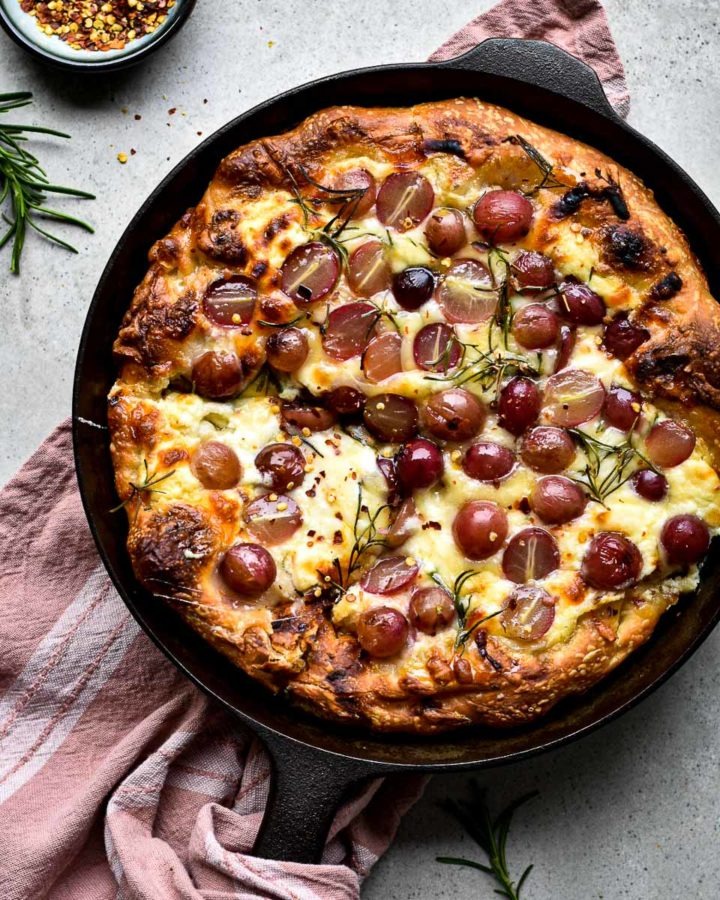 Decadent Grape and Cheese Pizza - UncomplicatedChef