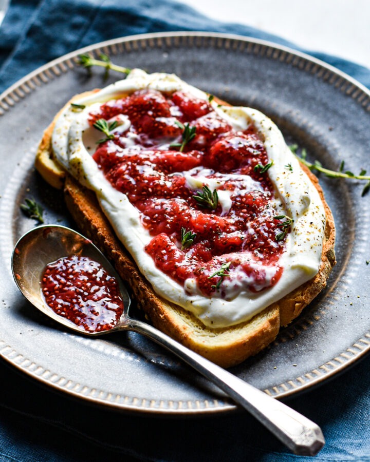 Strawberry Chia Jam - UncomplicatedChef